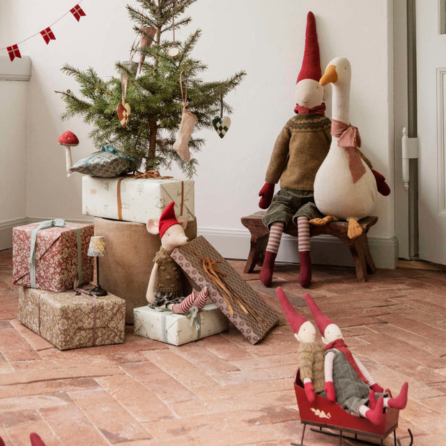 Maileg Wrapping Paper, Blossom, Red, 11 yards – My Sweet Muffin